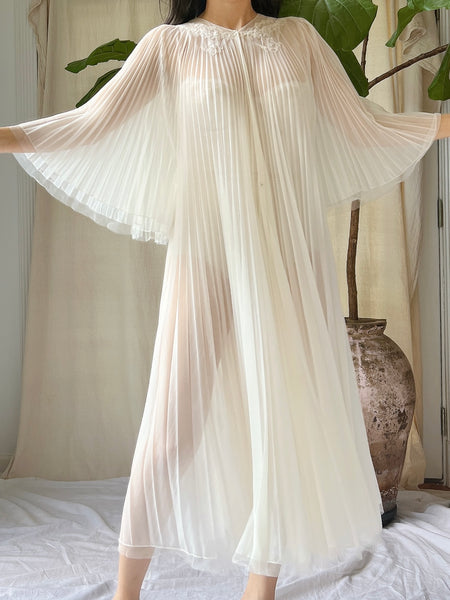 1950s Nylon Pleated Angel Sleeves Dressing Gown - OSFM | G O S S A M E R